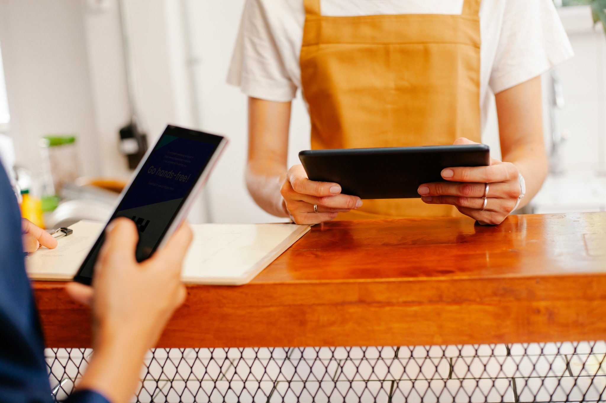 Online Vs Offline POS System: Which is Better for Your Restaurant?